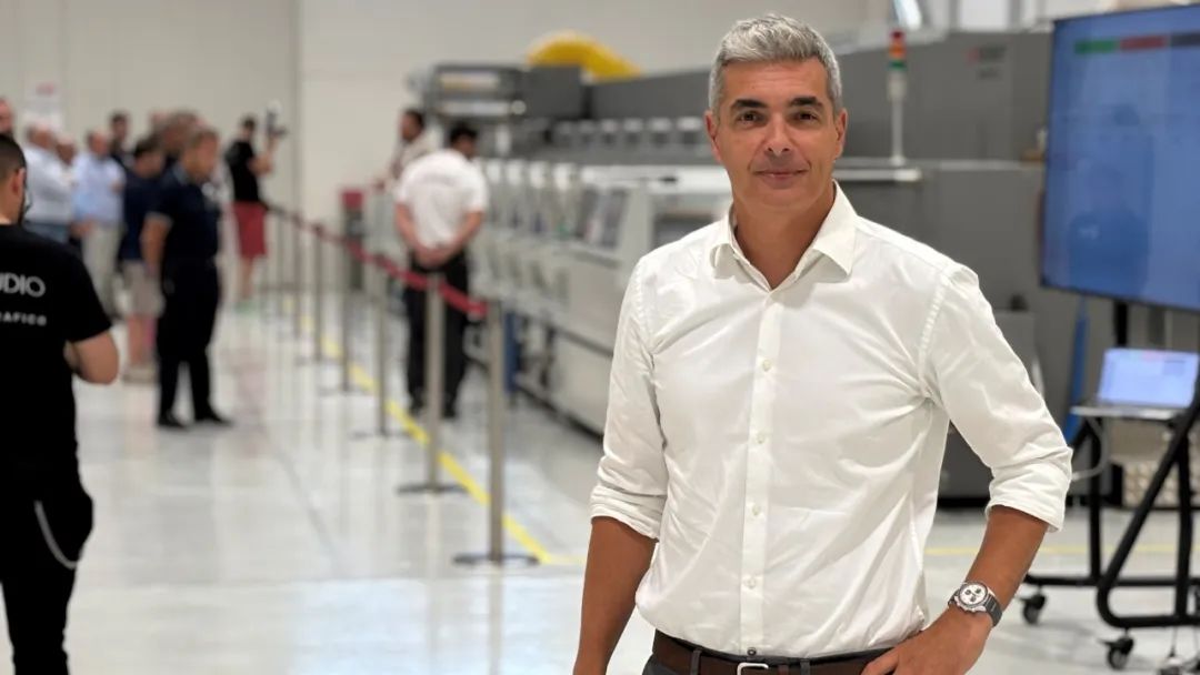 Jodi Giralt, o recém -nomeado diretor de vendas técnicas da Bost ...