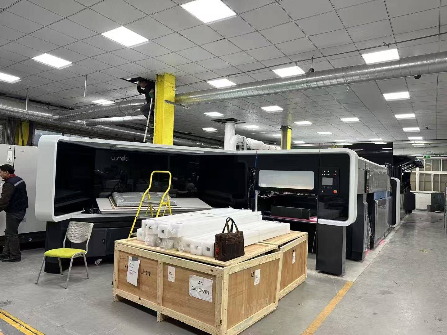 北京捷迅佳彩Landa S11P正在安装_科印印包圈